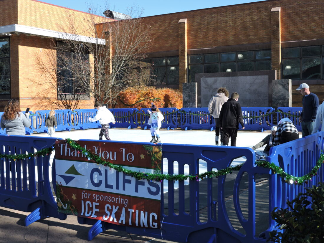 Weirton celebrates Christmas with Main Street festivities | News ...